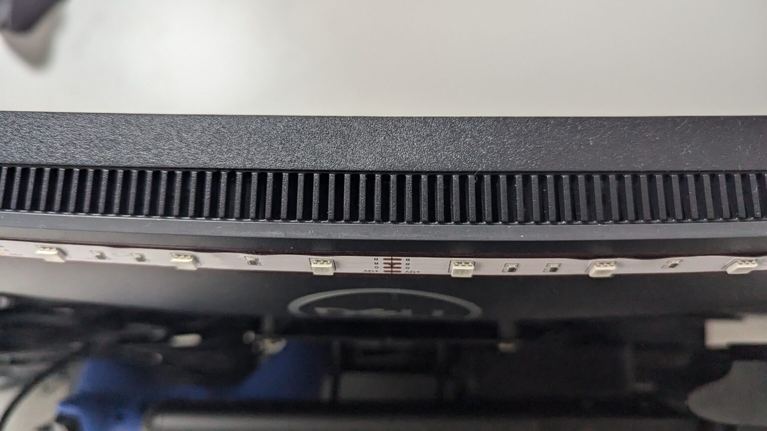 DELL P3424WE レビュー｜他社機種との比較や拡張例を紹介 | マナブオト